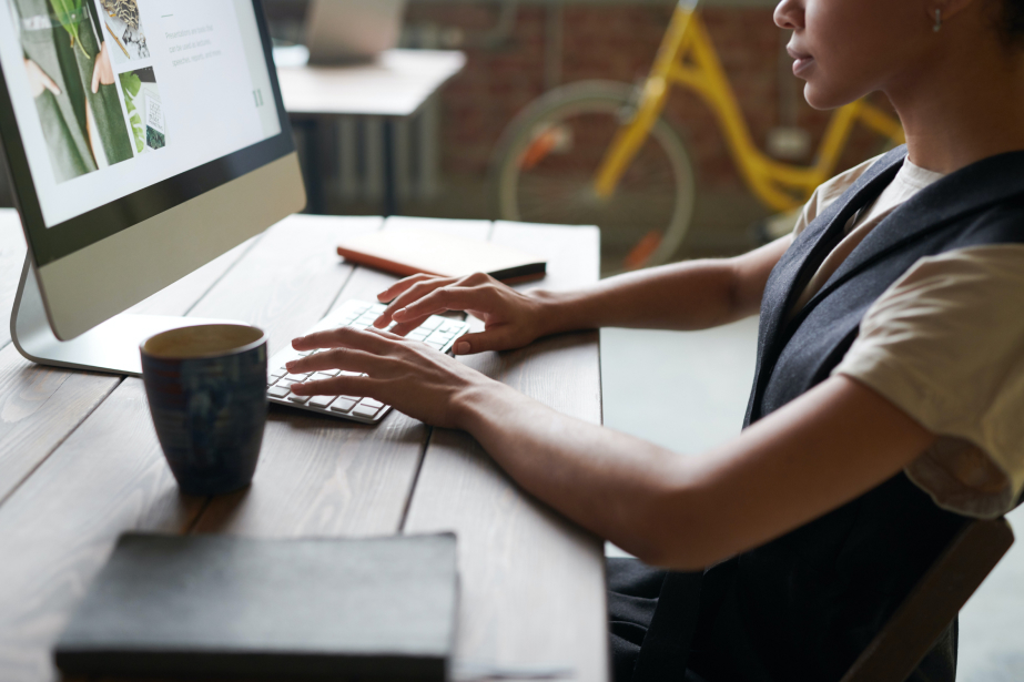 Customer Self-Service: Best Practices, Examples, and Tips (2025)